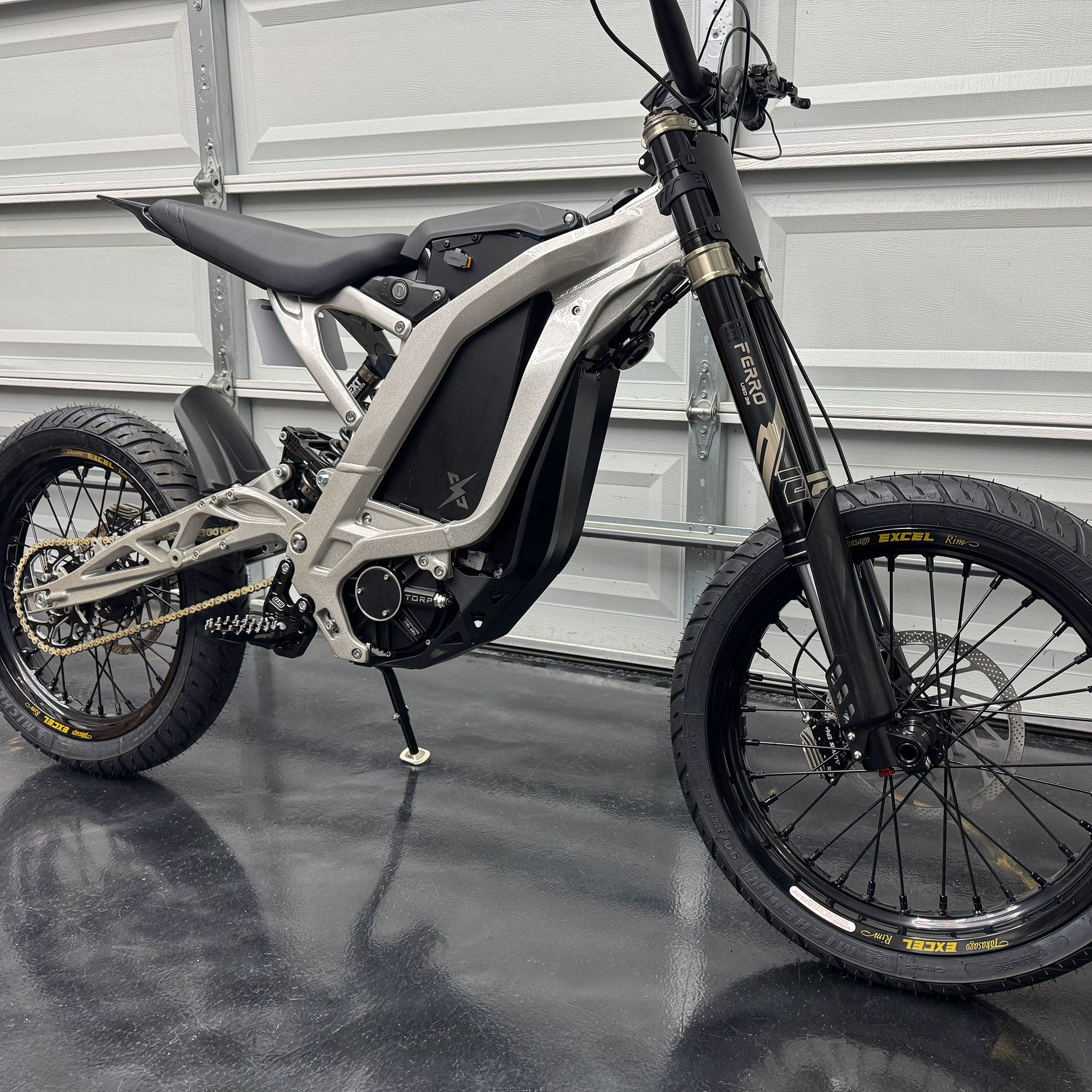 Surron Light Bee Upgrades | Power, Suspension, Wheels, Parts – Darwin EV